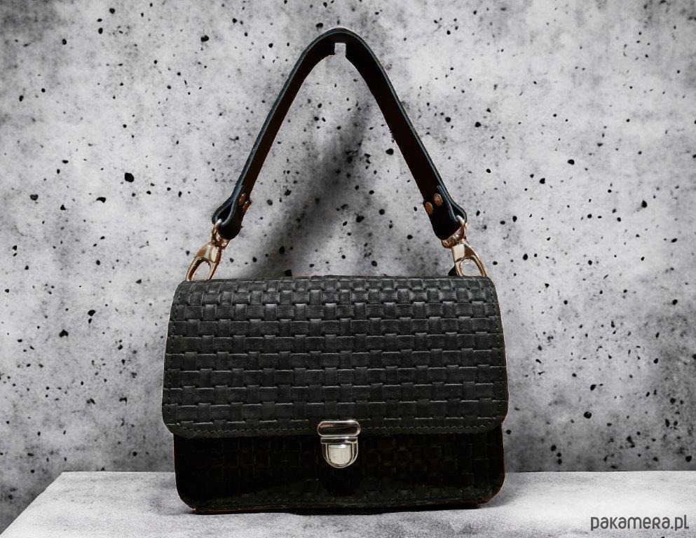 Mała czarna torebka skórzana. Torebka na ramie crossbody. Mała ...