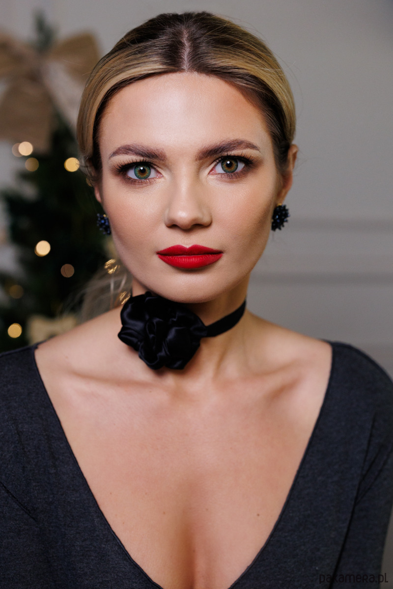 Black silk choker store