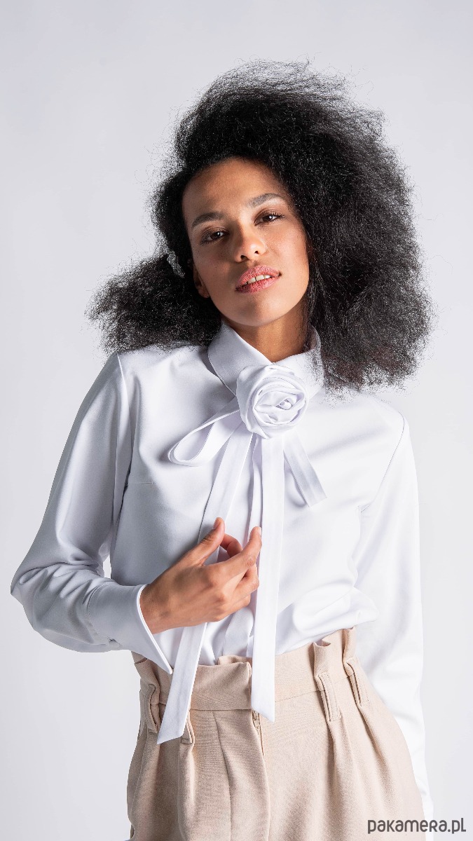 Biała koszula z asymetrycznym mankietem - Pakamera.pl