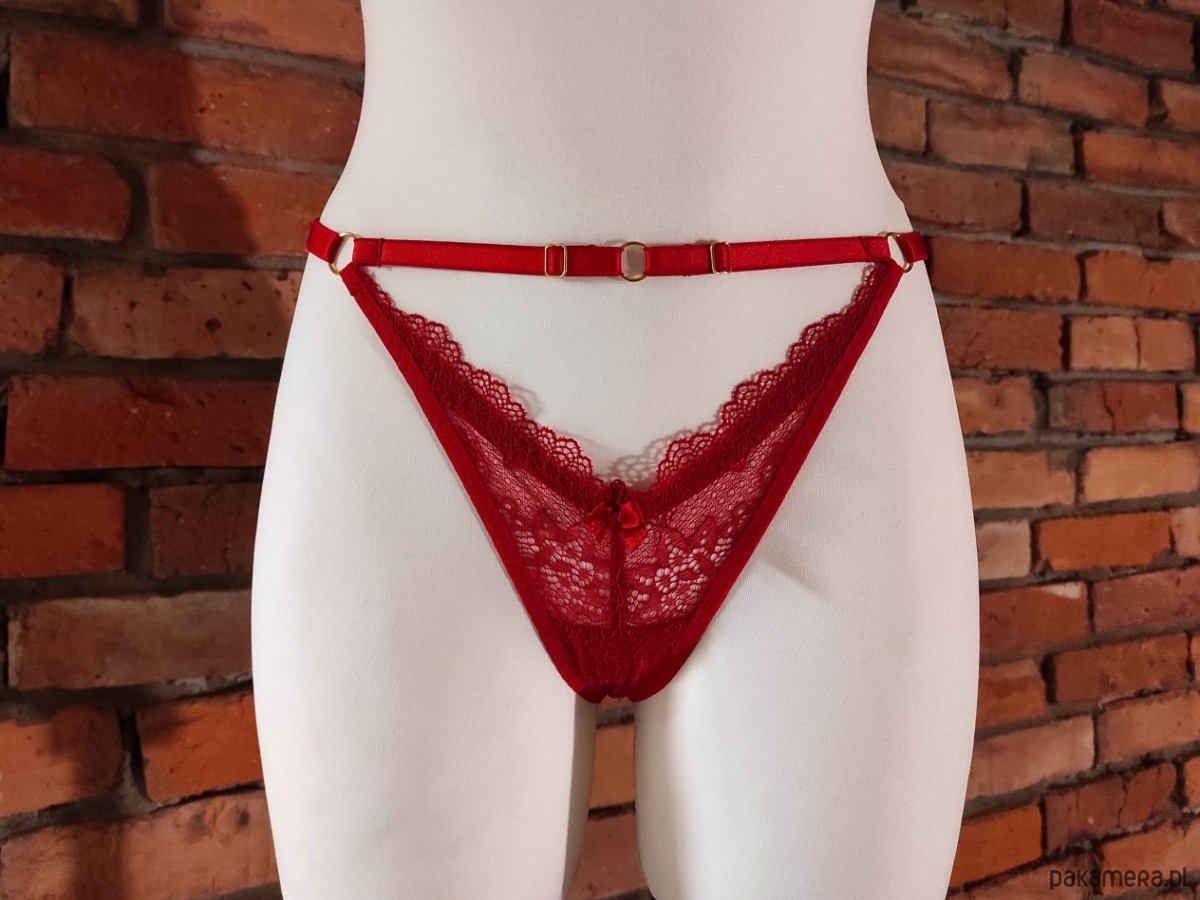 Stringi - Play With Fire - Pakamera.pl