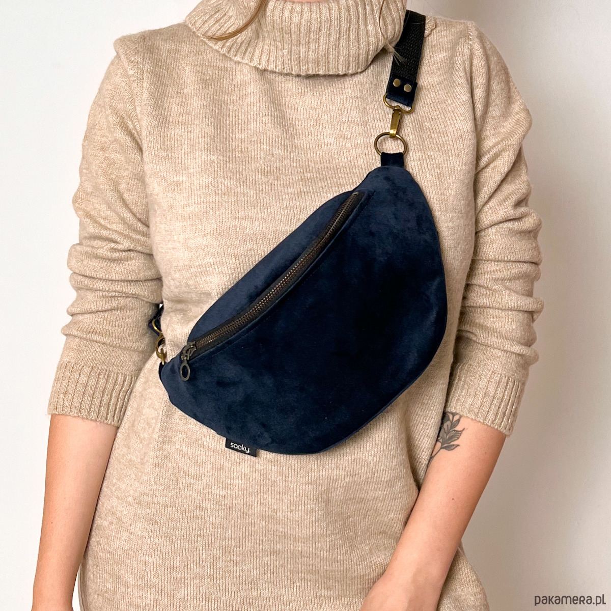 Welurowa nerka basic granat 3414700 - Pakamera.pl