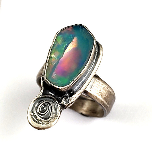 Surowa tęcza opalu - Pakamera.pl