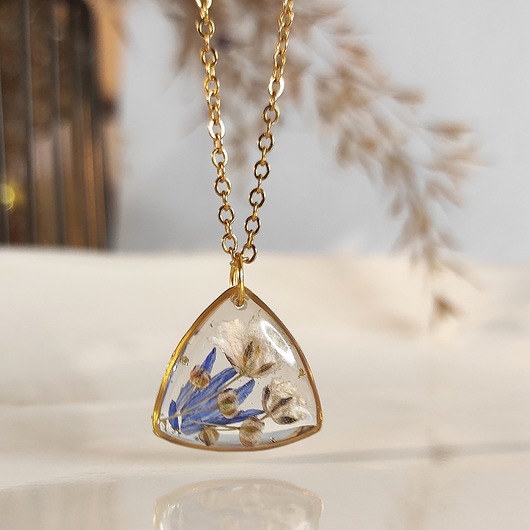 Naszyjnik z żywicy z chabrem - Pakamera.pl