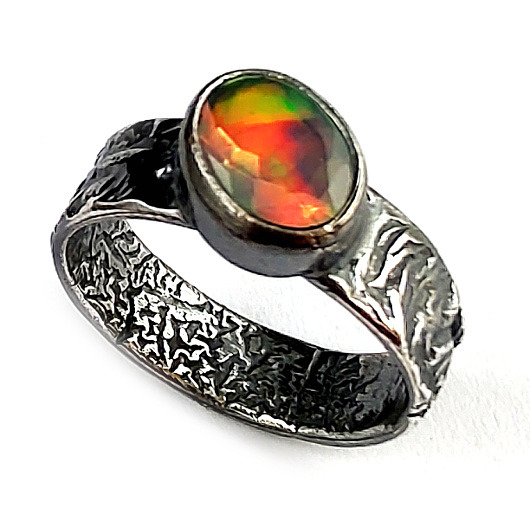 Płonąca tęcza w opalu - Pakamera.pl