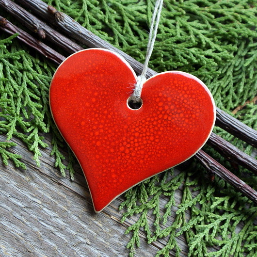 Czerwone serce - zawieszka ceramiczna 3601111 - Pakamera.pl