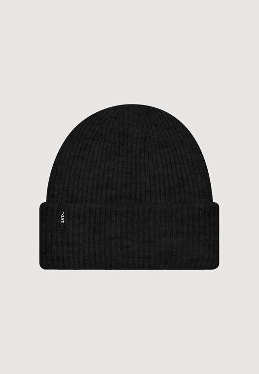Puchata czapka beanie czarna - Pakamera.pl