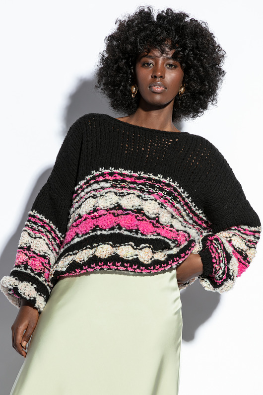 Kolorowy sweter boho F1820 CZARNY - Pakamera.pl